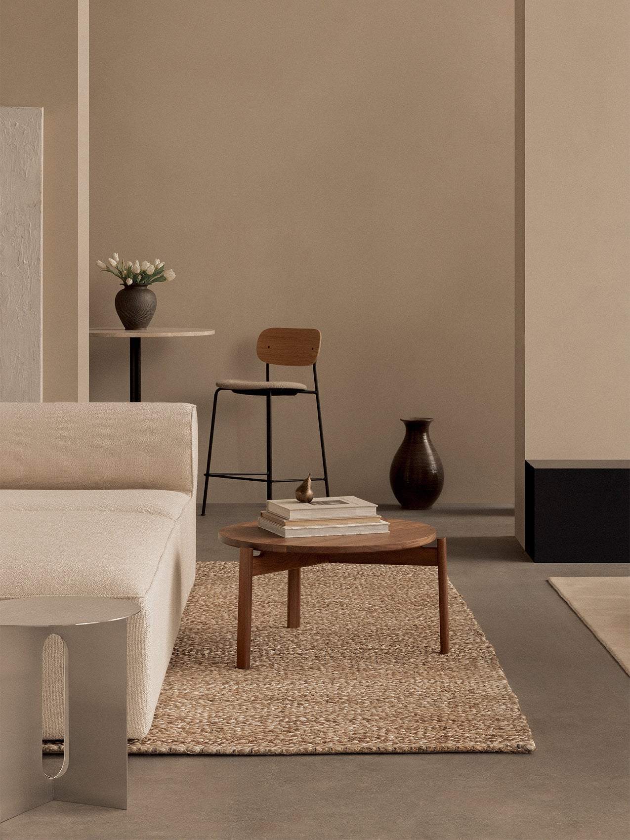 Passage Lounge Table | Round table by Krøyer-Sætter-Lassen