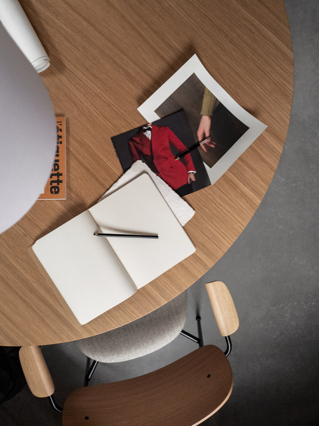 Androgyne Dining Table, Round